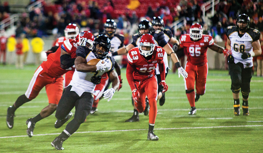 Football: Tigers Win by Seven Points at SUNY