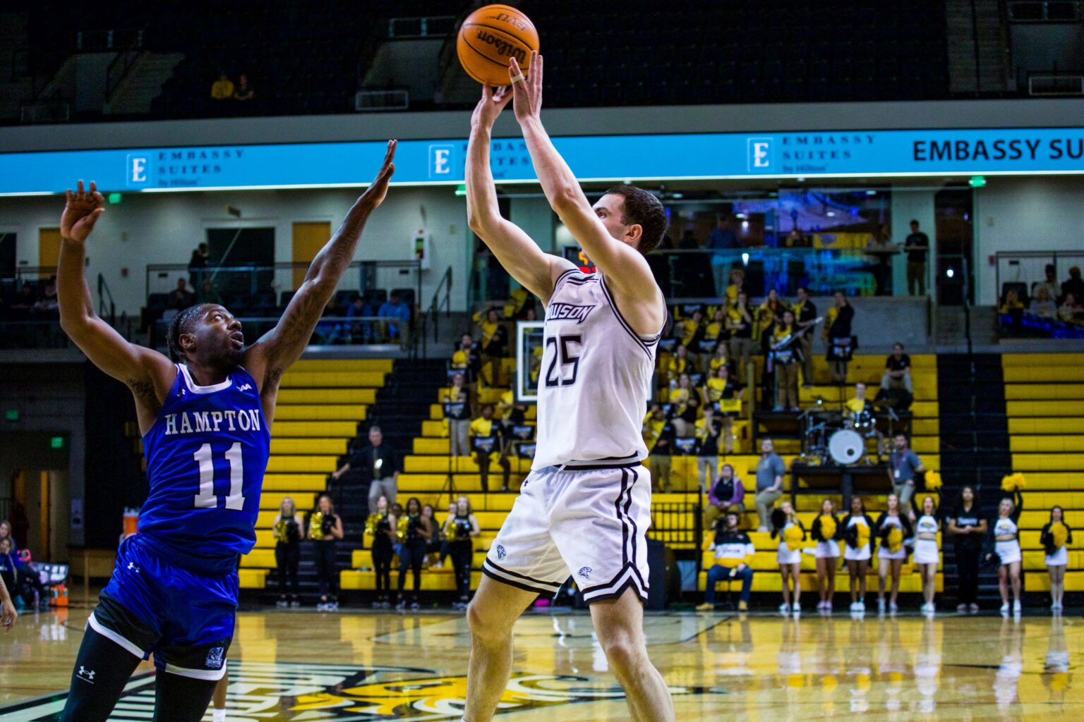 Towson Men’s Basketball moves up in CAA rankings after win against Hampton