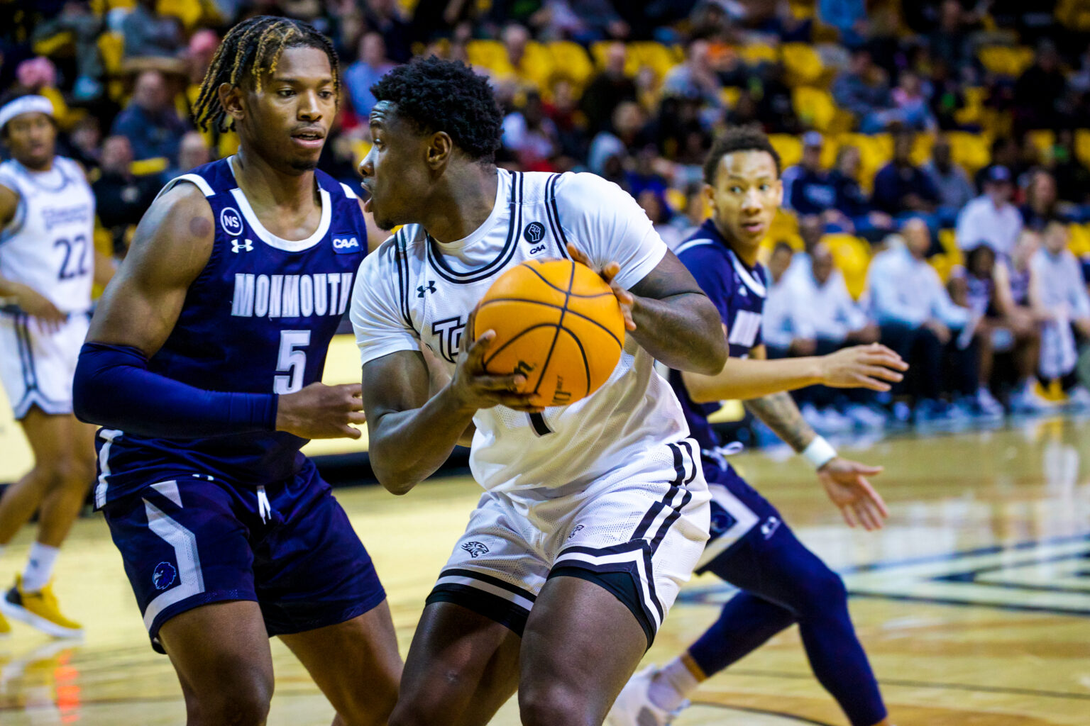 Sekou Sylla signs contract to play professional basketball in Australia