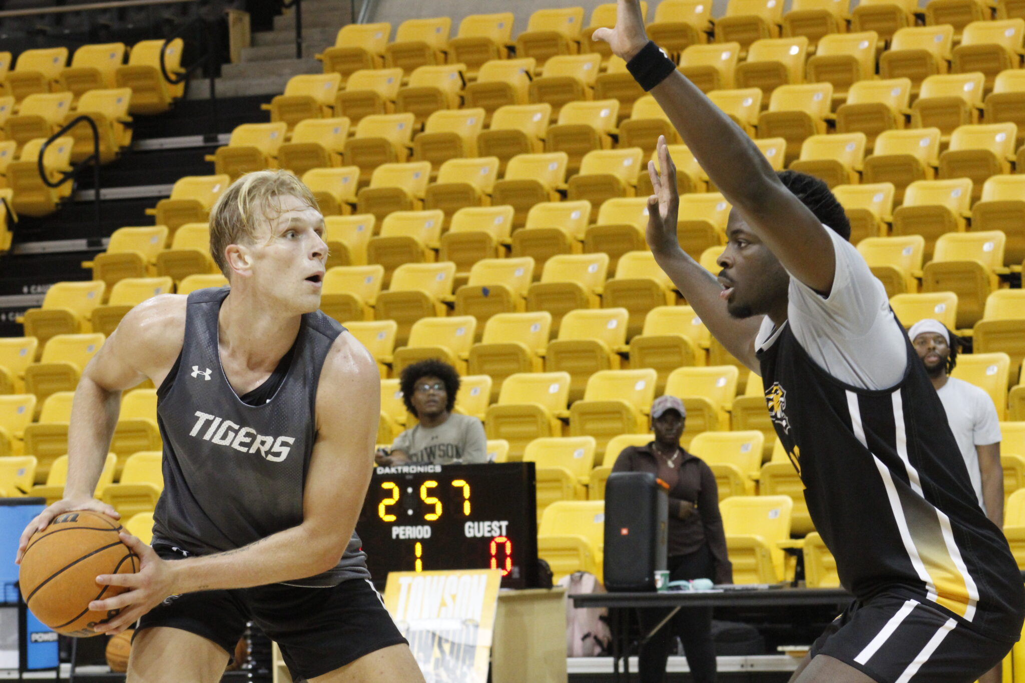 Season preview: Towson men’s basketball features new-look team heading into 2023-24 season