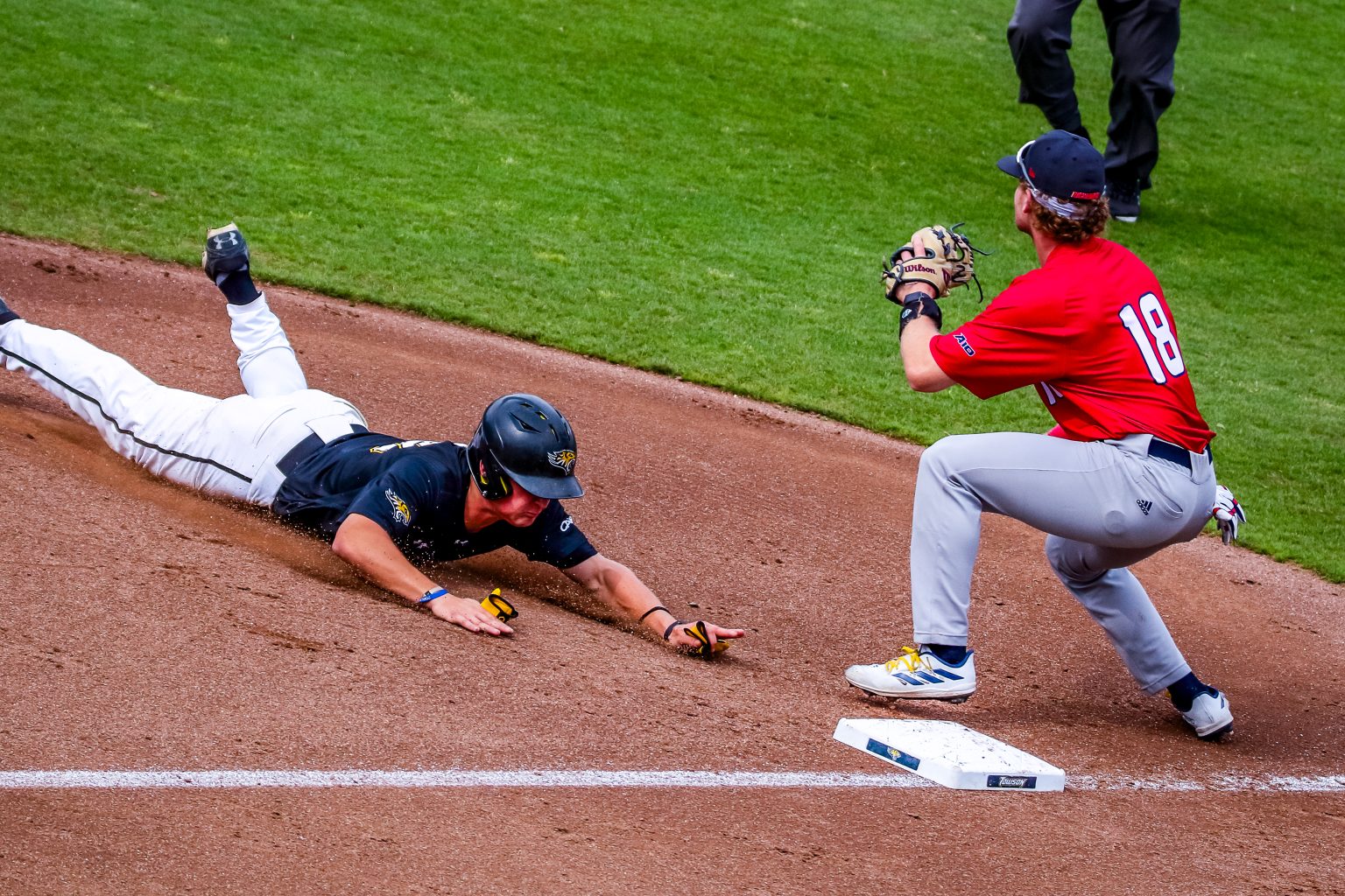 Tigers stave off Spiders to continue best winning streak since 2011