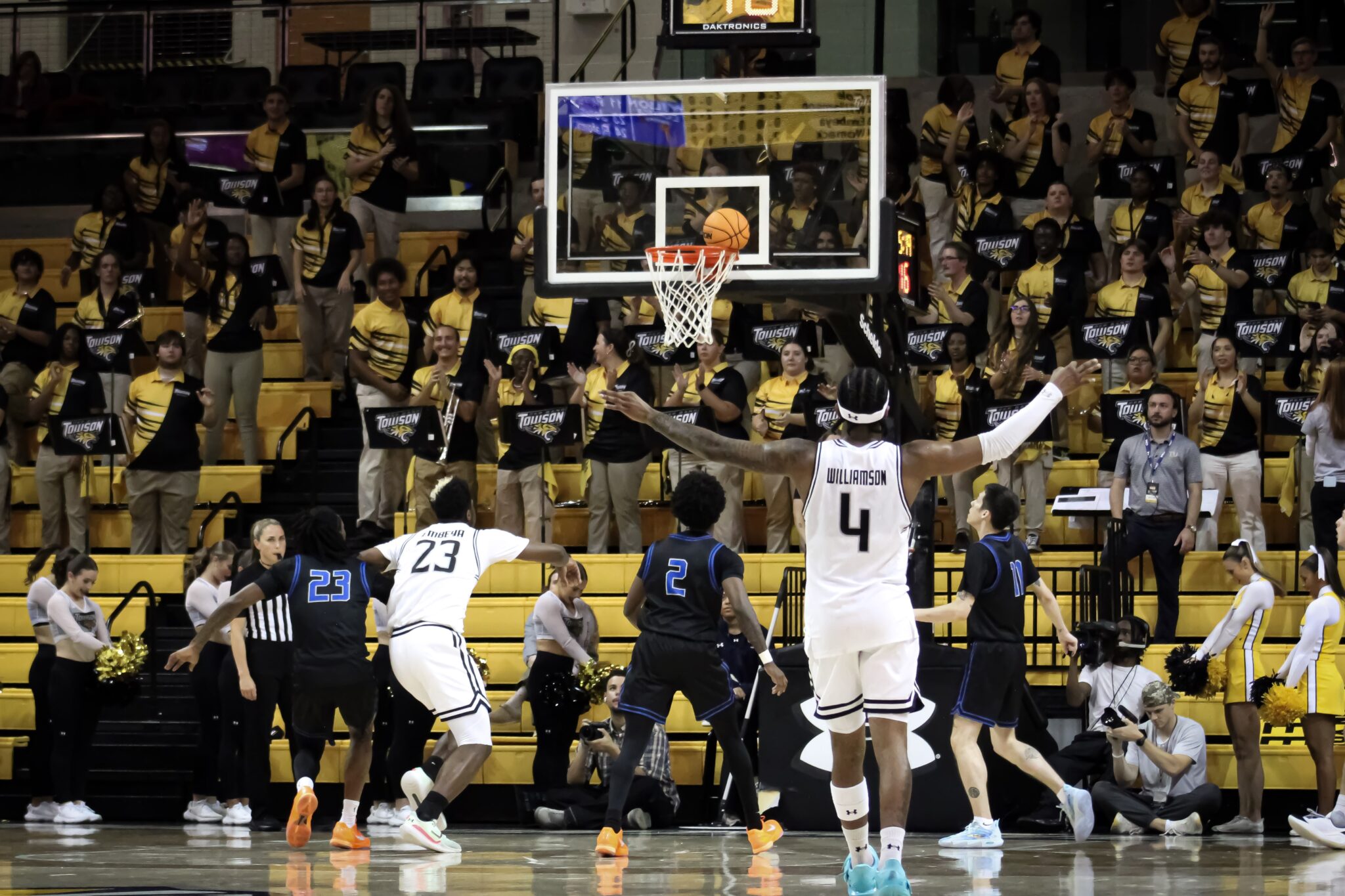 Towson dominates Wilson College 101–62 in home opener